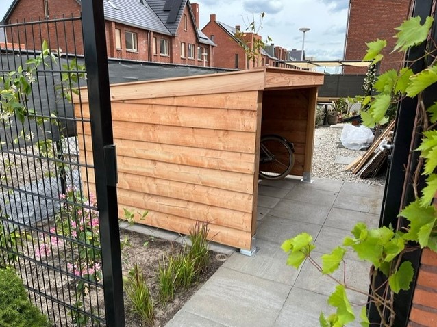 Fietsenschuur Douglas zwart gecoat | Model 2 | montage op locatie ...